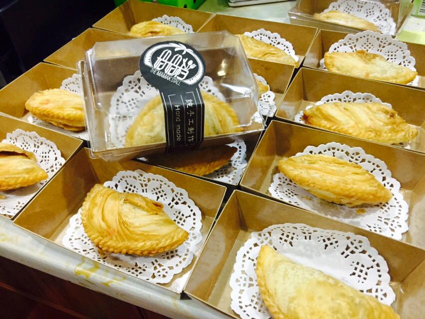 Karipap Buatan Anak Malaysia Ini Laris Di China