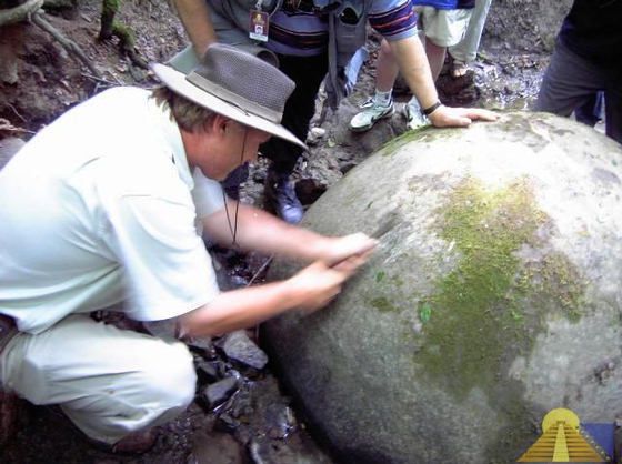 'Indiana Jones' Bosnia Temui Bola Batu Raksasa Tertua Di Dunia