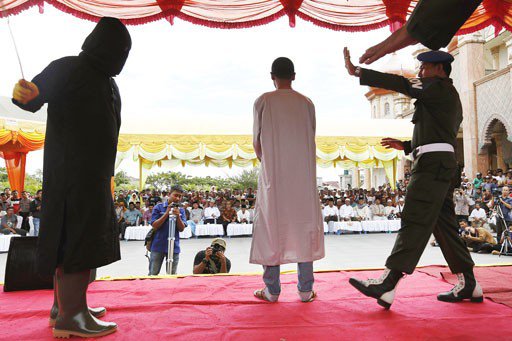 Gambar Gadis Aceh Dihukum Sebat Jadi Viral