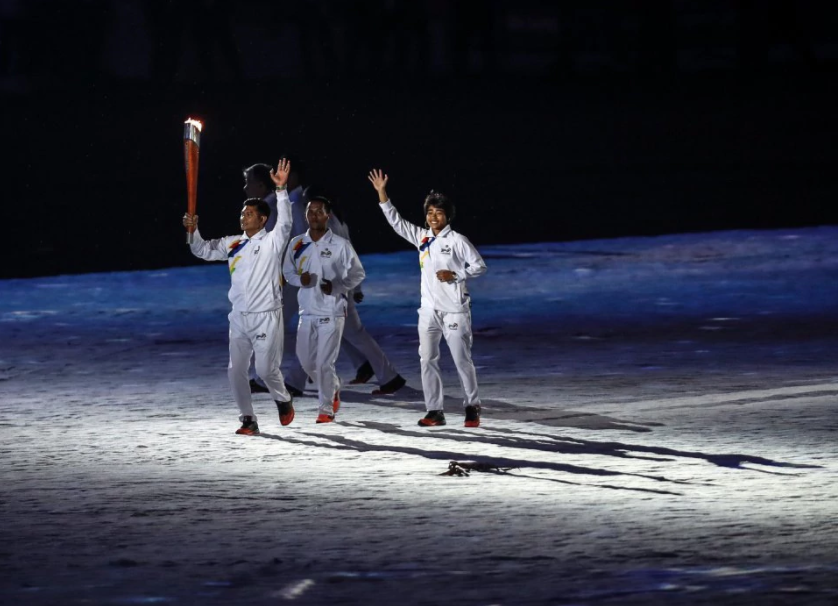 Kejutan Nur Dhabitah Nyalakan Obor KL2017