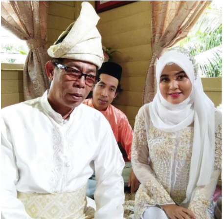 "Gosip Pertama Yang Kelakar"- 'Isteri' AR Badul