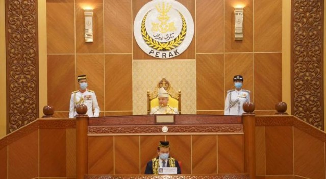 Sultan Nazrin Perkenan Bubar DUN Perak
